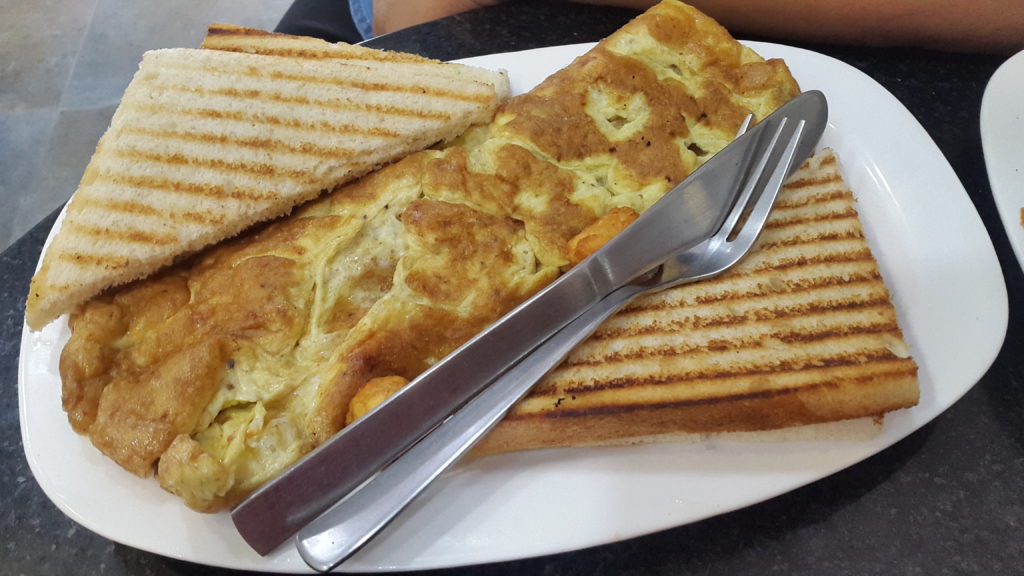Top 10 Amazing Breakfast Food on Train while traveling